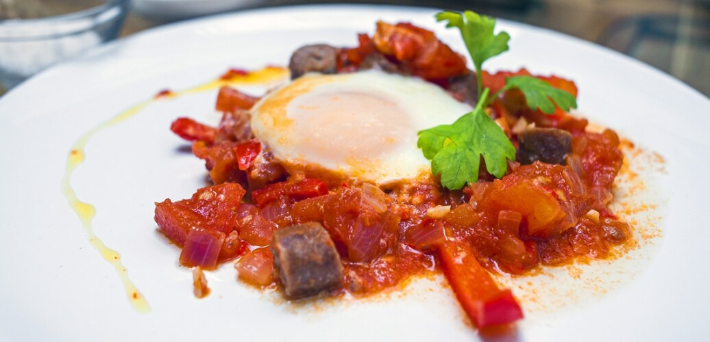 North African Chakchouka Recipe – Poached Eggs Tomato Sauce