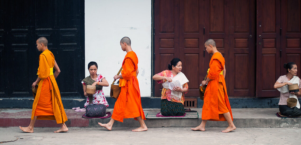 Asian Travel Etiquette – Greetings, Gestures and Good Manners