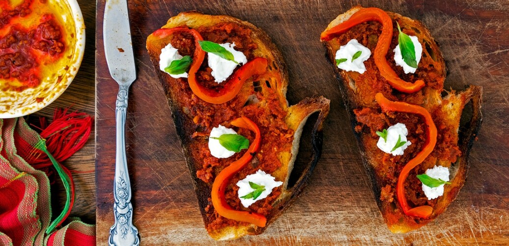 Nduja Bruschetta Recipe with Goats Cheese & Sweet Capsicum