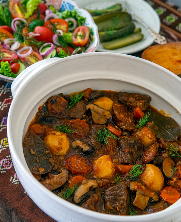 Russian Beef Stew Recipe for Solyanka – A Medieval Dish